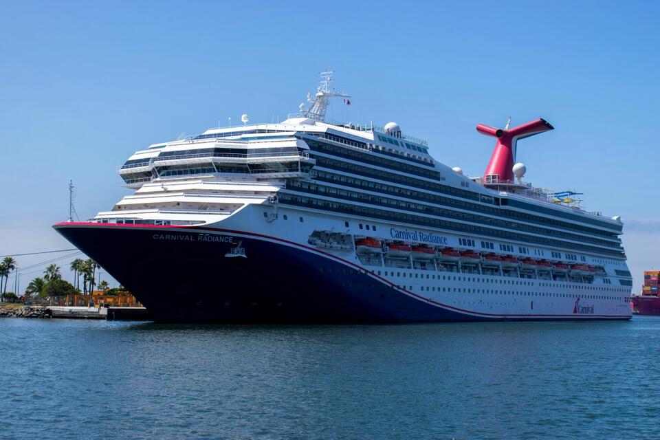 Carnival cruise passengers get caught for major gift card scam - NewsBreak