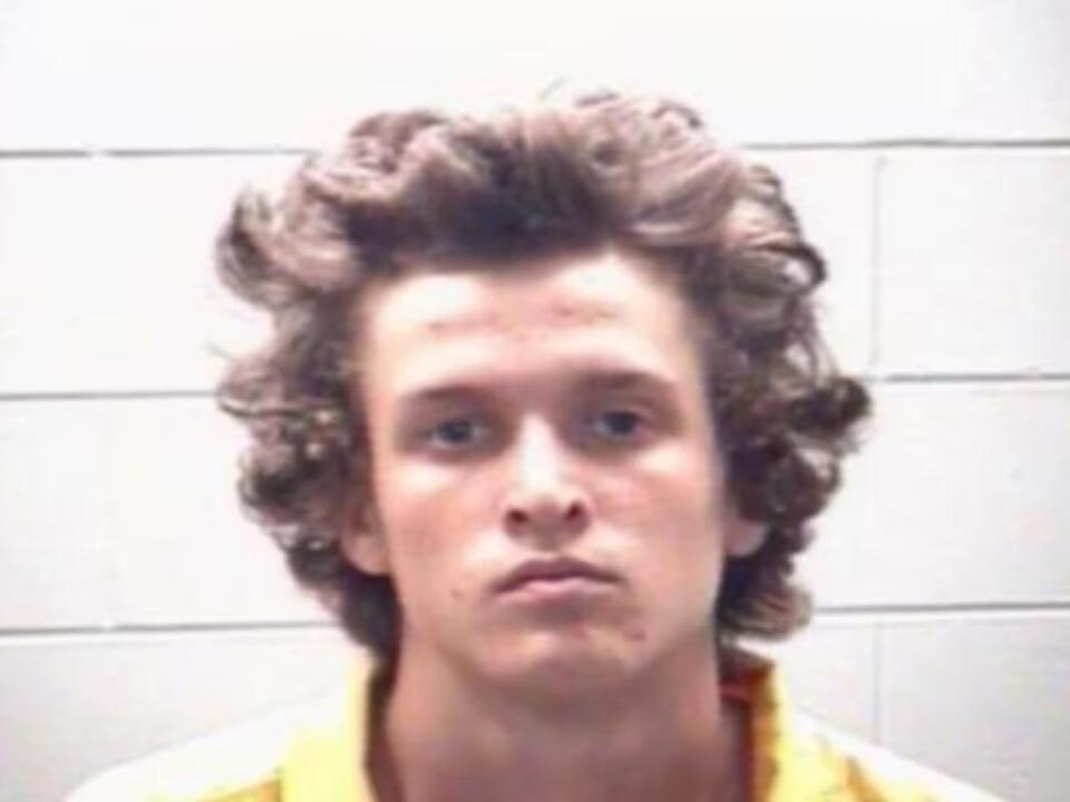 JCSD: Moss Point teen arrested after threatening Waffle House, firing shots JCSD: Moss Point teen arrested after threatening Waffle House, firing shots