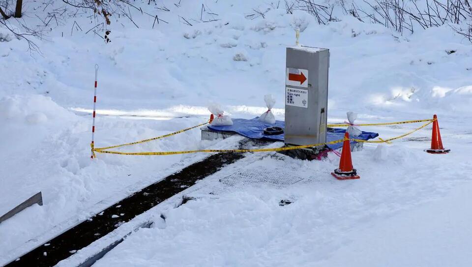 5-Year-Old Boy Dies After Arm Gets Trapped in Magic Carpet Ski Lift at ...