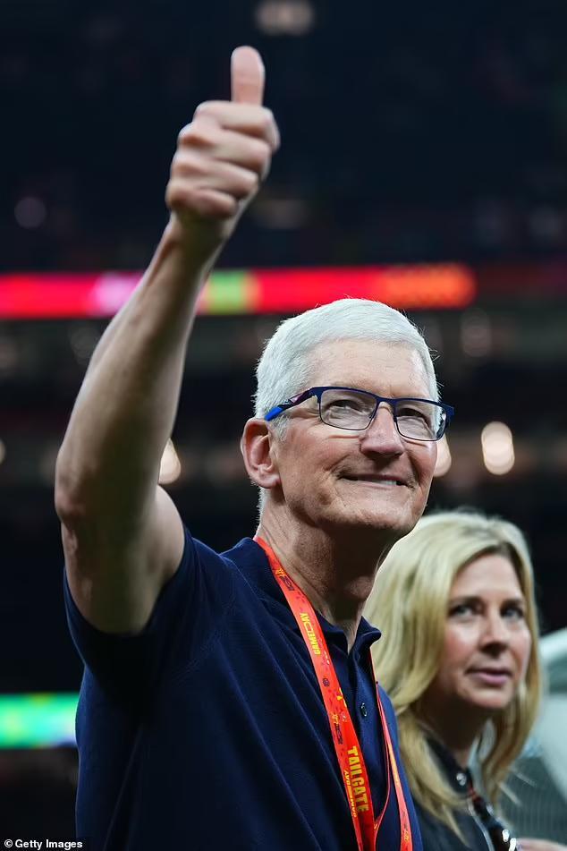 Apple announces $500B investment in America including 20,000 new jobs ...