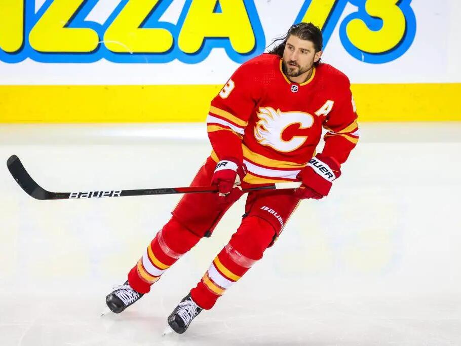 Chris Tanev Traded To The Dallas Stars