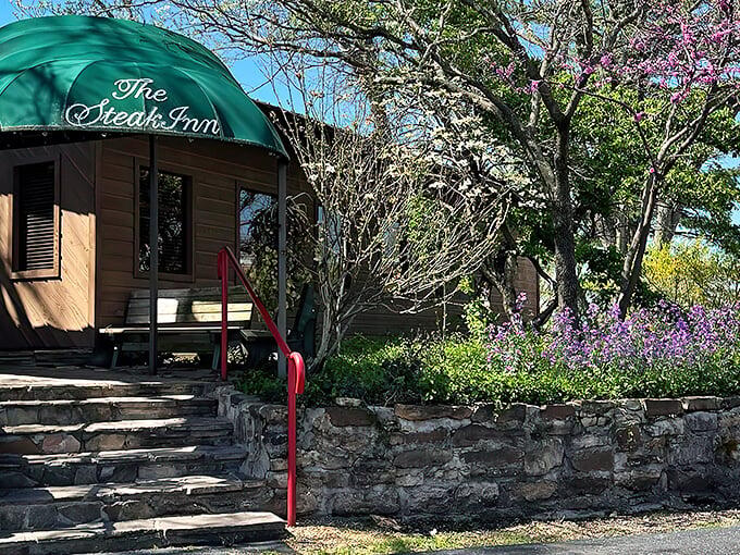The Baked Potatoes At This Classic Restaurant In Missouri Are Out-Of ...