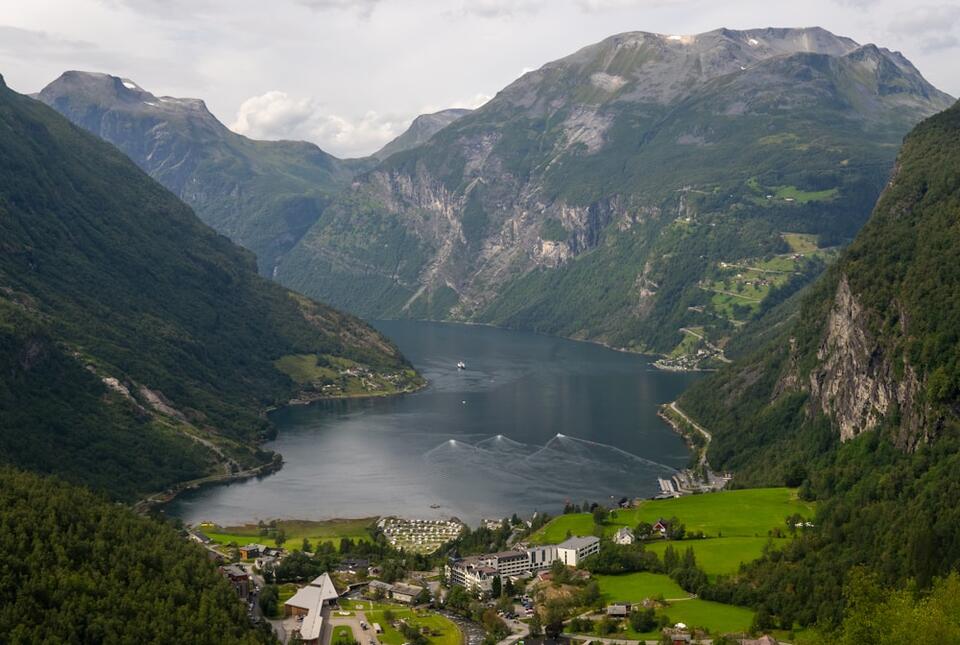 Best Places For A Scenic Boat Tour In Europe - NewsBreak