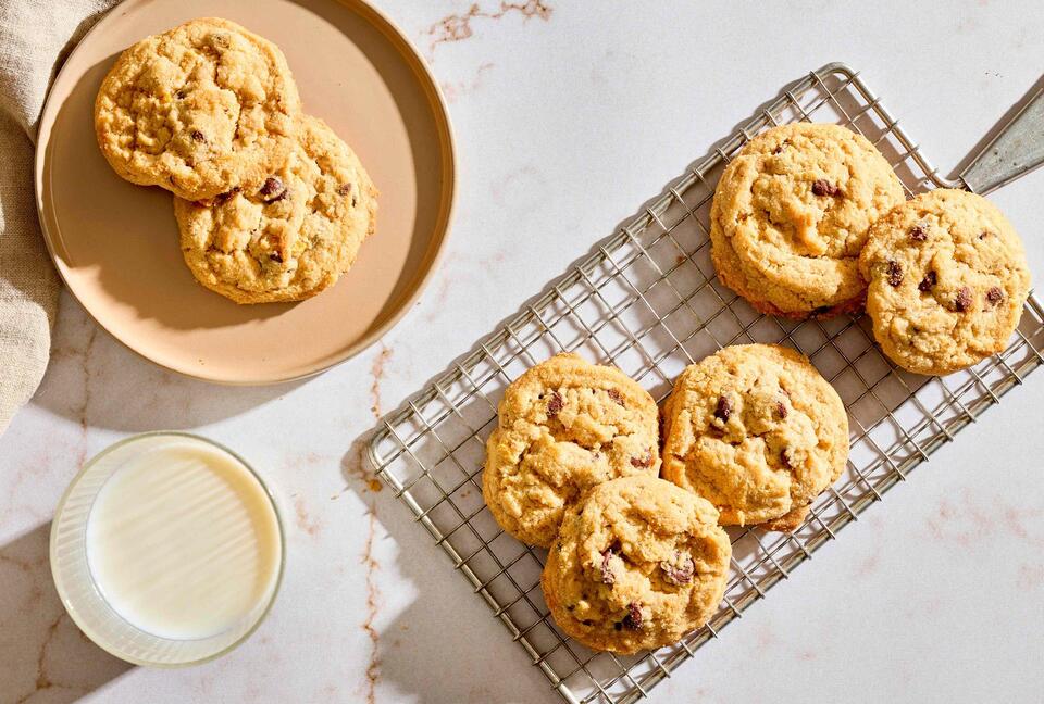 The Secret Ingredient Reddit Says Makes the Best Chocolate Chip Cookies ...