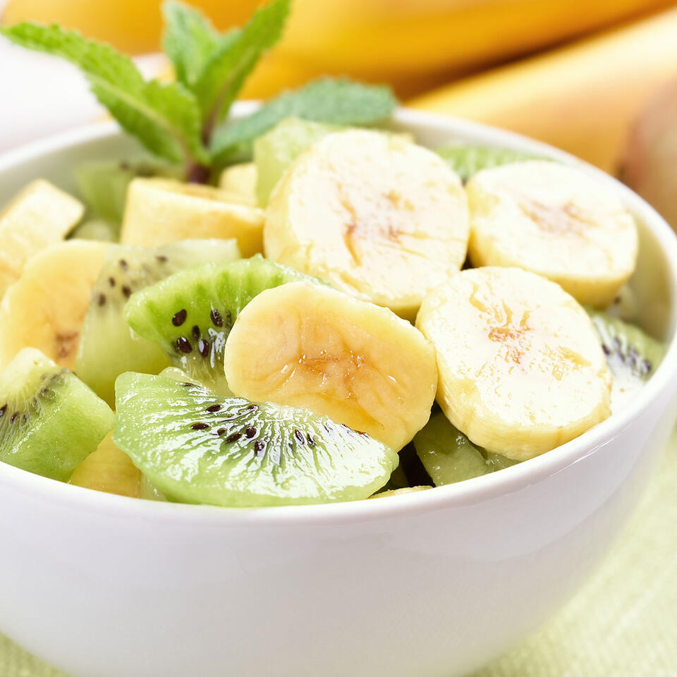 6 ‘Powerfully Relaxing’ Foods To Eat After 6pm To Fall Asleep Faster ...