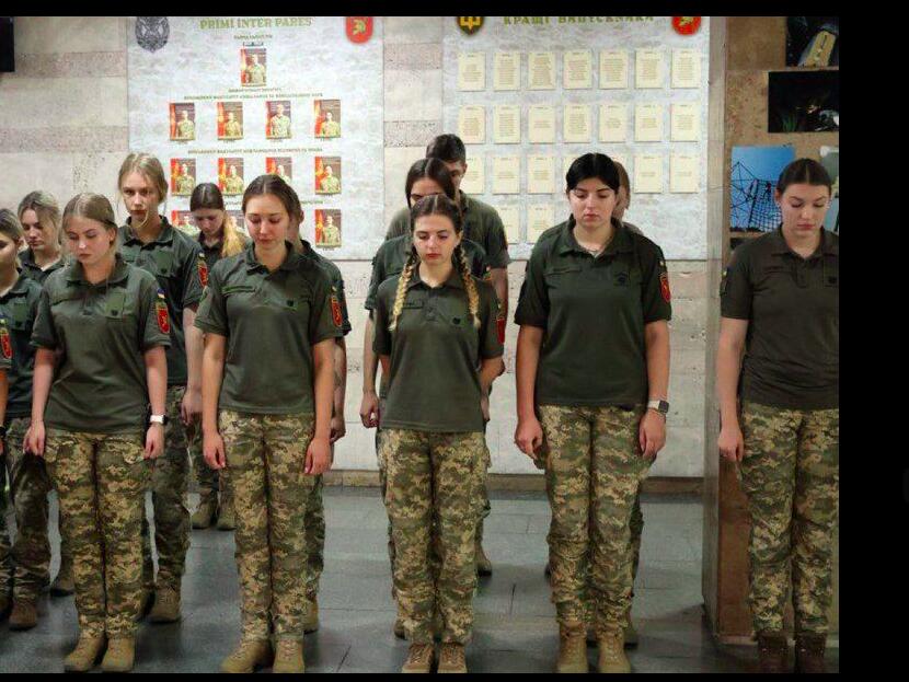 FACT CHECK: Does This Image Show Young Ukraine Girls Being Recruited ...