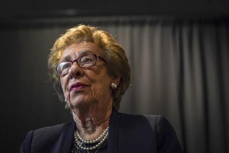 Holocaust survivor Eva Schloss, stepsister of Anne Frank, dies at 96 ...