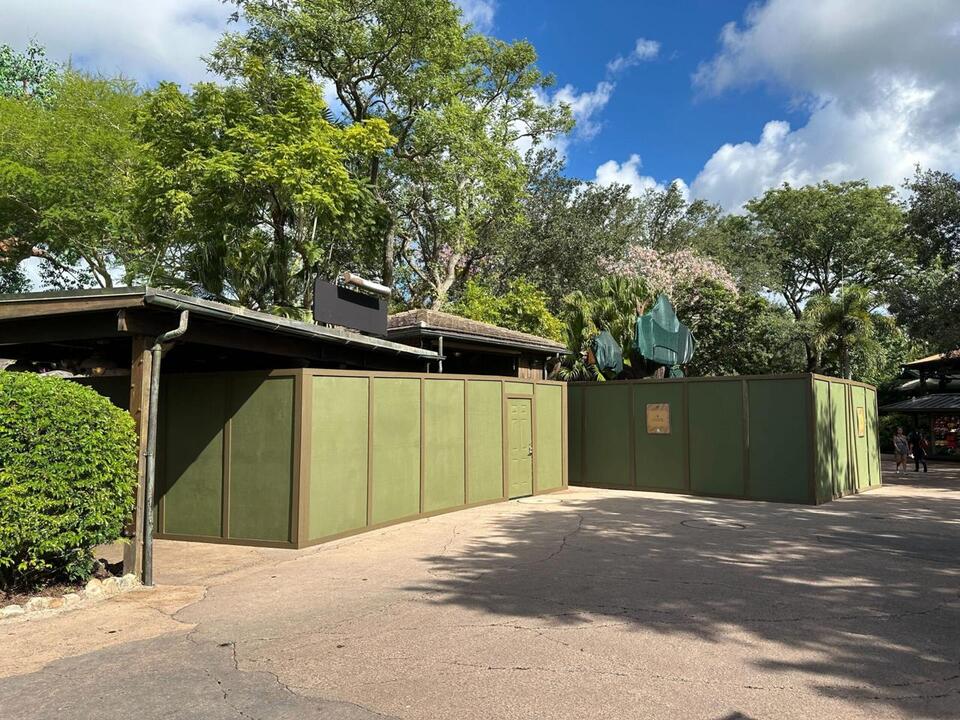 Dug and Russell Meet and Greet Moves to Make Way for Zootopia, New ...