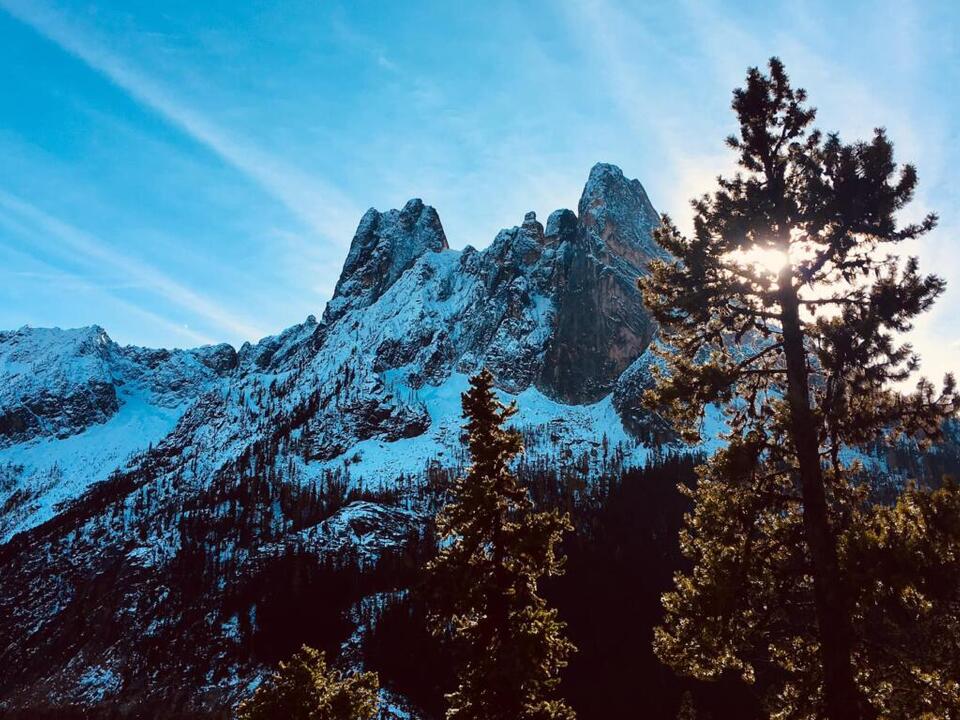 Hiker rescued following 100-foot fall on Pacific Crest Trail
