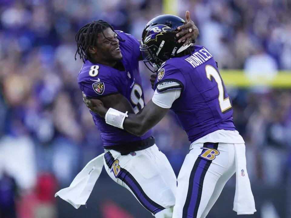 Baltimore Ravens Fans Say Goodbye To Pro Bowl Quarterback After Signing ...