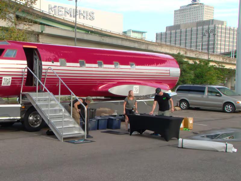 Passenger jet once owned by Elvis Presley available for fans to tour ...