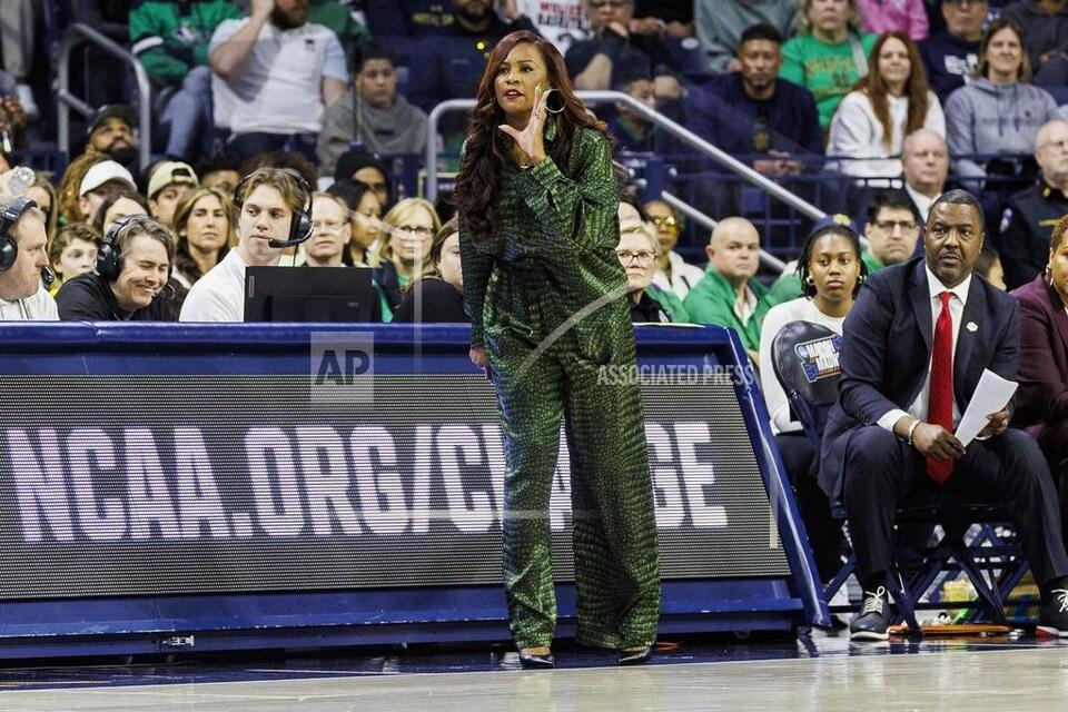 March Madness fashion: Suited up coaches stand out in college game ...