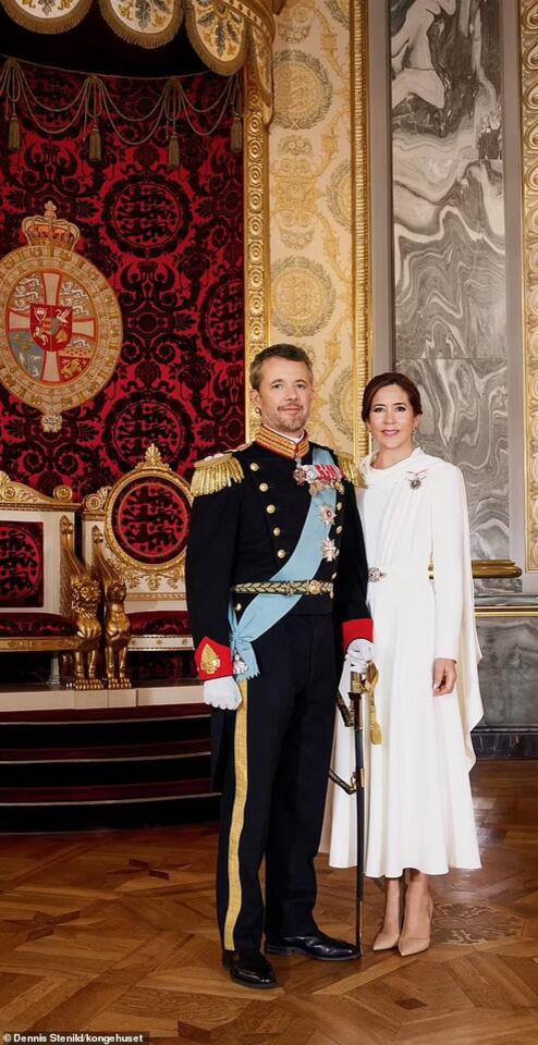 First official portraits of King Frederik and Queen Mary as monarch are ...