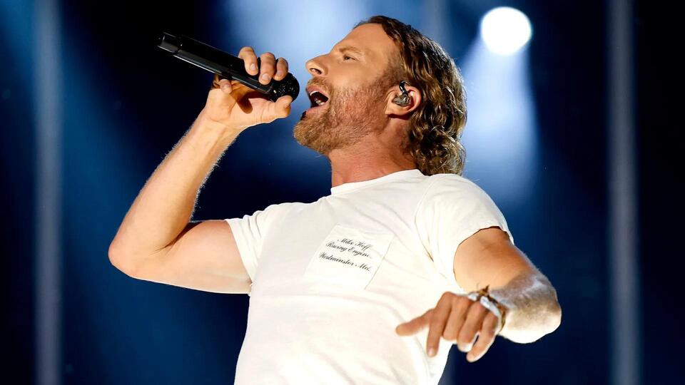 Dierks Bentley recalls his early days as a Country music intern and ...