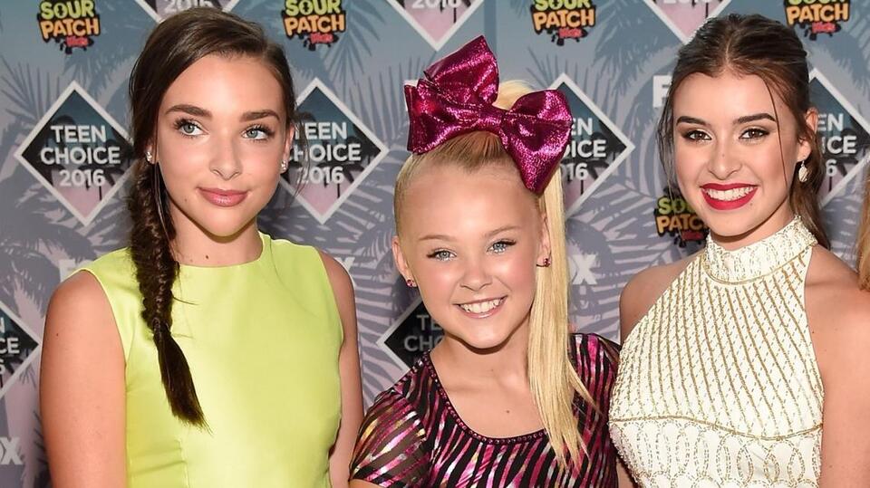 'Dance Moms' Alums Recreate Viral Choreography at Former Child Star's ...