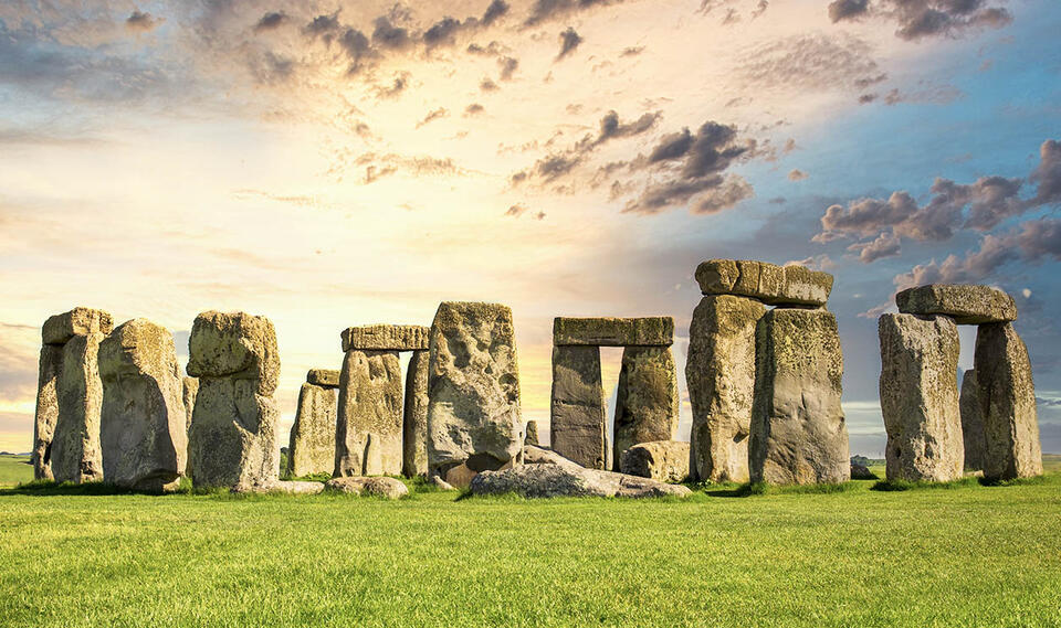 The construction of Stonehenge is still one of history's greatest ...