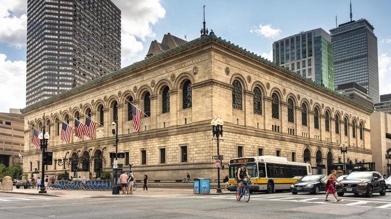 Boston's Most Underrated Free Attraction Is An Awe-Inspiring Historic ...