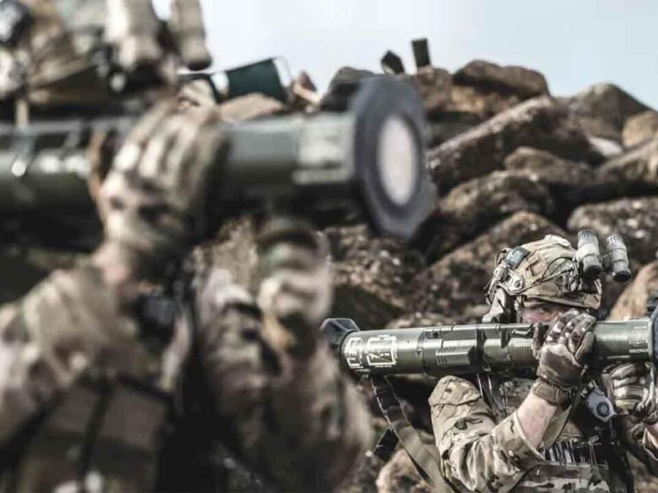 Lighter Loads, More Boom: The Army Is Adopting a New Shoulder-Launched ...