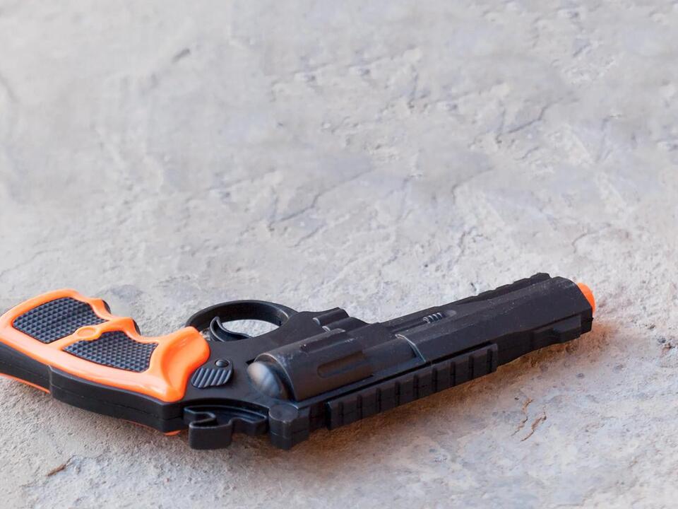 St. Louis-area law enforcement issue warnings regarding use of toy guns