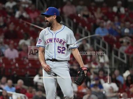 Mets to cut Jorge López after reliever throws glove into stands ...
