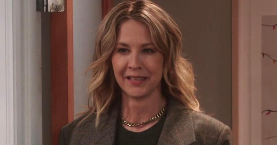Why Fans Think Jenna Elfman Is Leaving Shifting Gears - NewsBreak