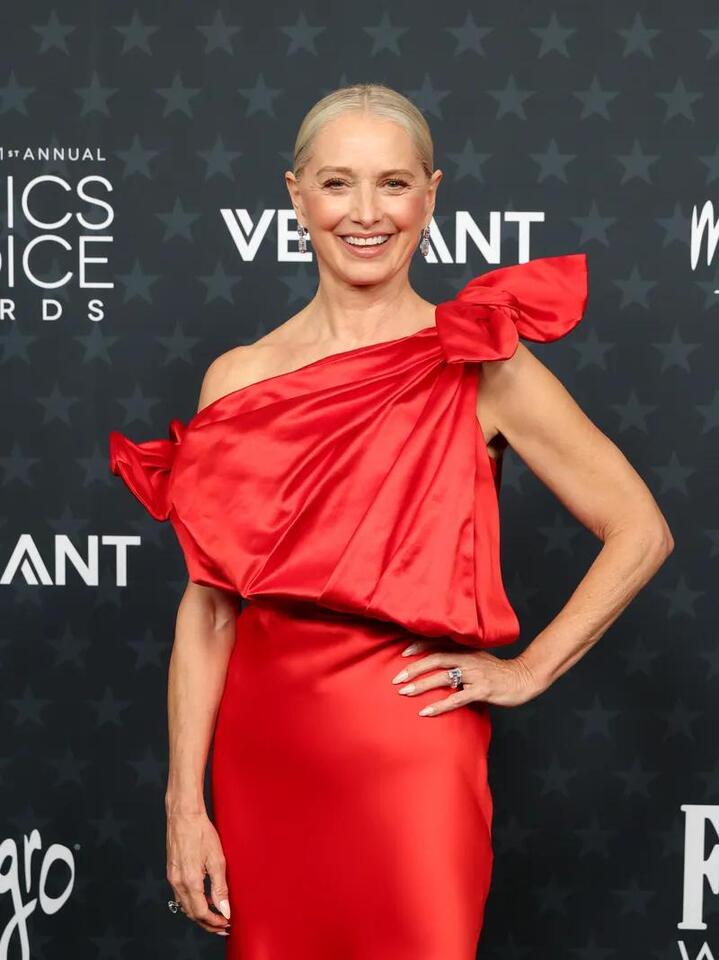 ‘The Pitt’ Star Katherine LaNasa Puts a Bow on the 2026 Critics Choice Awards - NewsBreak