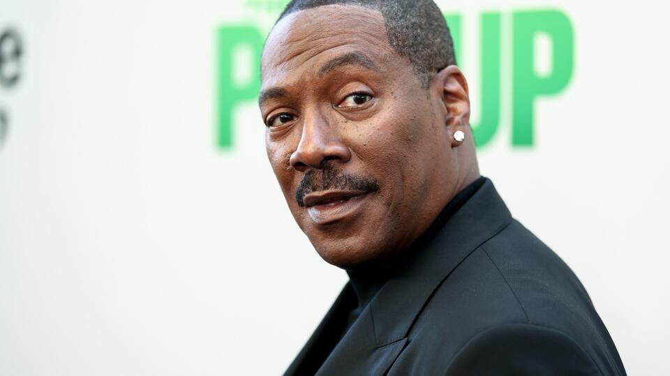 Eddie Murphy Signs On for a Hilarious Reboot of Classic Detective ...