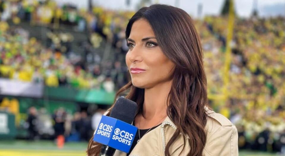 Navy Students Were Spotted Going All Out For CBS Sideline Reporter Jenny Dell During Rivalry ...