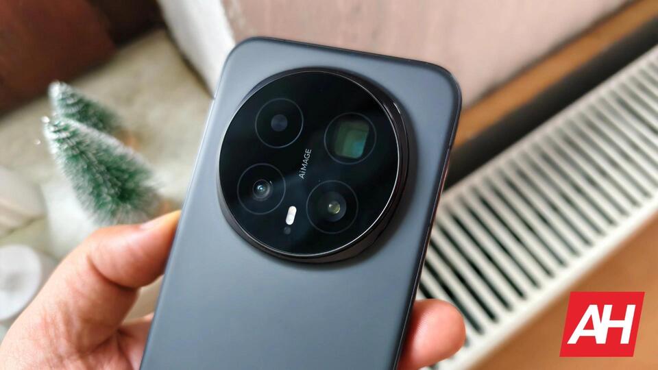 HONOR Magic8 Pro Cameras Rank High on DXOMARK, but Not in Top 5 - NewsBreak