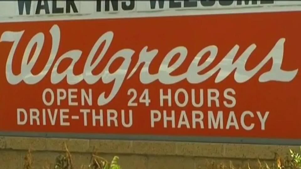 Walgreens pharmacists rally for fair pay and conditions across Chicago ...