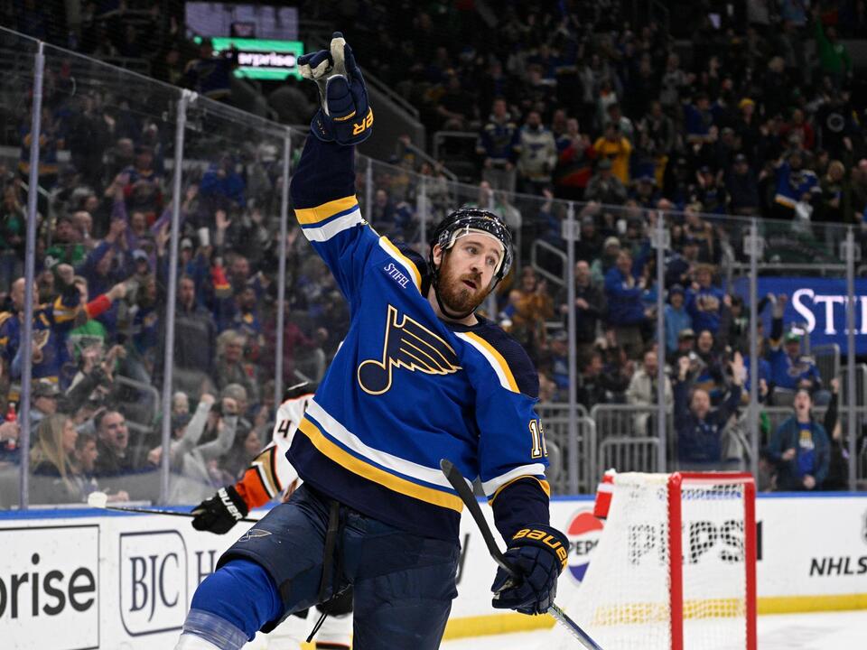 Penguins draft two WHL players and trade for Kevin Hayes