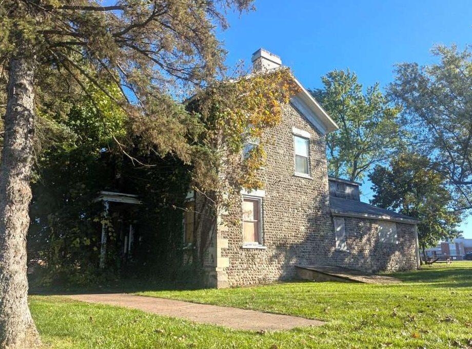 A Wayne County Historic Cobblestone House Suffers From Neglect - NewsBreak