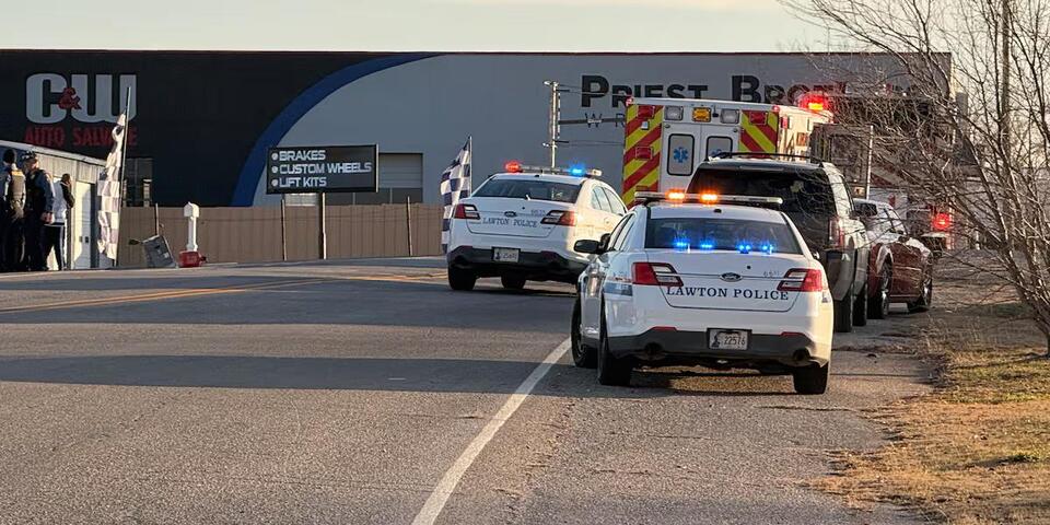 Pedestrian hospitalized after being hit by truck in Lawton - NewsBreak
