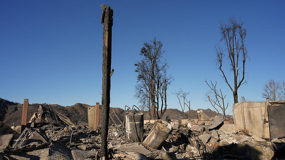 Federal agencies to begin fire debris cleanup on private properties ...