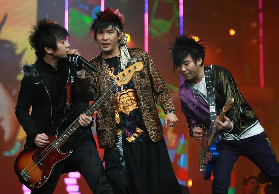 Who is Wowkie Zhang? ‘Sunshines, Rainbow, White Pony’ singer confirms ...