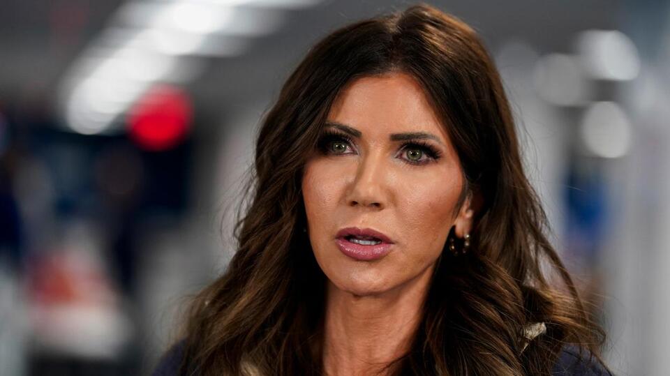 ICE Giving Companies Billion-Dollar Contracts to Track Immigrants ...