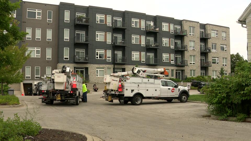 'It's tough': Apartment power outage to last 3 weeks, tenants forced to ...