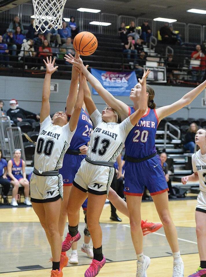 Lady Panthers destroy Man, give Gilmer a tough test - NewsBreak