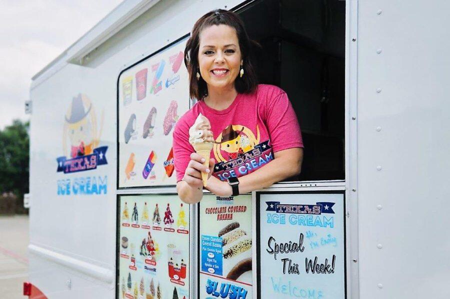 A local ice cream truck is bringing neighbors together, one cone at a ...