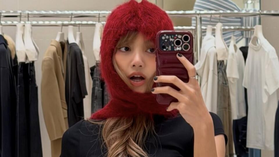 Blackpink Lisa’s Sheer Lace Dress Puts Lingerie on Display - NewsBreak