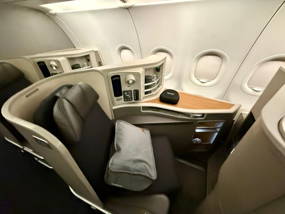 A321T Review: American Airlines Flagship First San Francisco to New ...