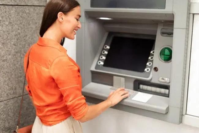 Bank Tellers Warn: 5 Reasons We Are Flagging Your Cash Withdrawals in ...