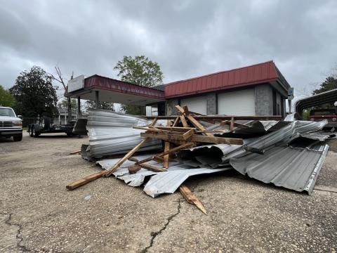 Strong winds rip roof off Sanford building