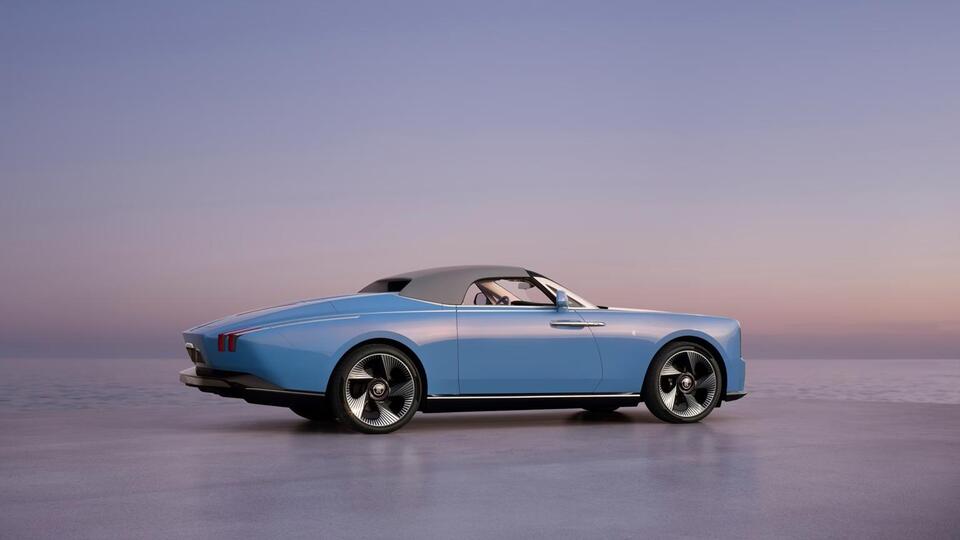 Rolls-Royce just unveiled its second electric car. There's already a ...