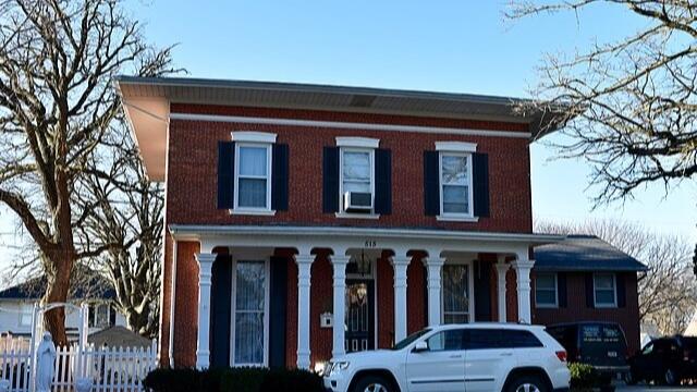 Historic Allen House in Iowa: a gorgeous Airbnb with five bedrooms ...