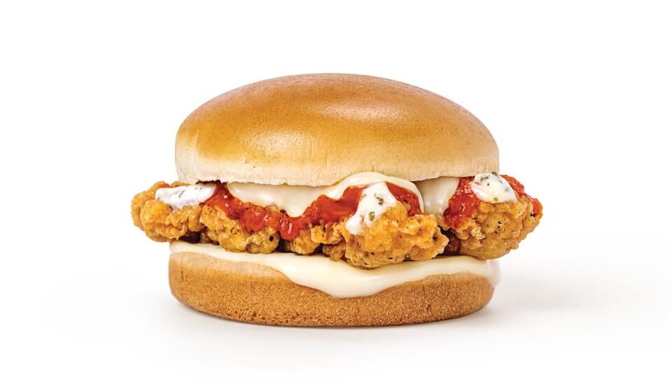 The Buffalo Ranch Chicken Strip Sandwich Returns to Whataburger - NewsBreak