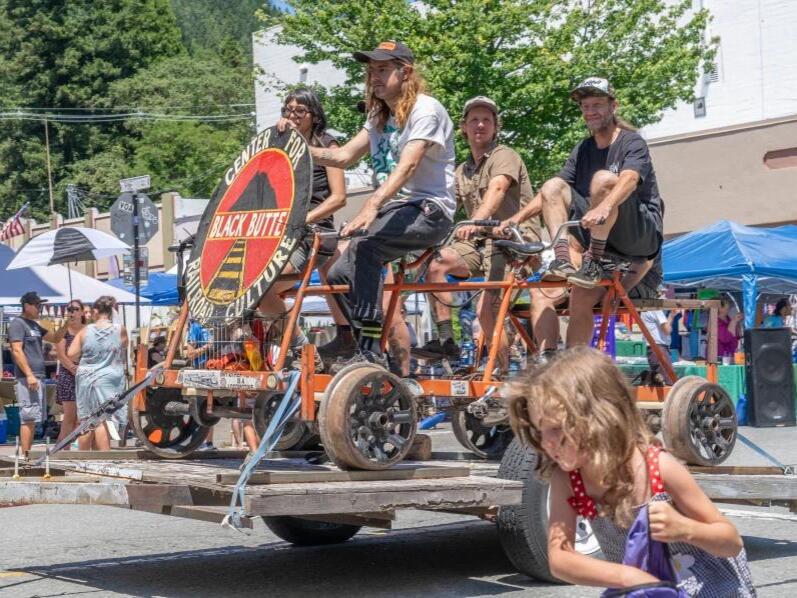 From train history to train hopping, a California town celebrates ...