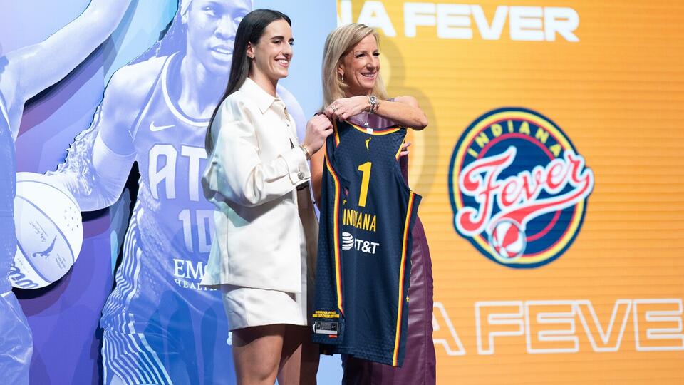 Caitlin Clark signs multiyear deal with Wilson Sporting Goods for ...