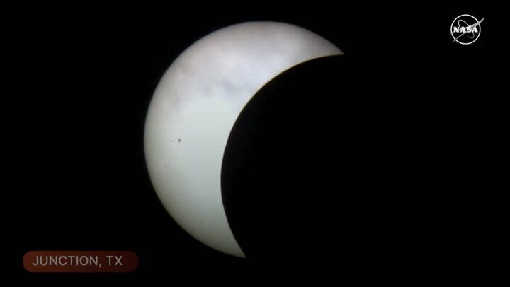 Amazing total solar eclipse footage shows moment of totality during ...