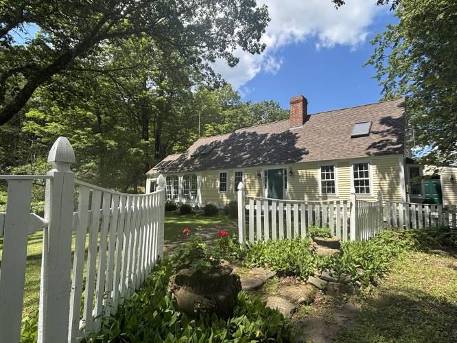 HOUSE AND HOME: Historic 1804 Cape house in Francestown up for sale ...